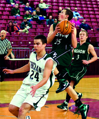 Pirates overpower Chelan in tight game | Vashon-Maury Island Beachcomber