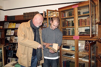 Rare book collectors open store for their treasures | Vashon-Maury ...