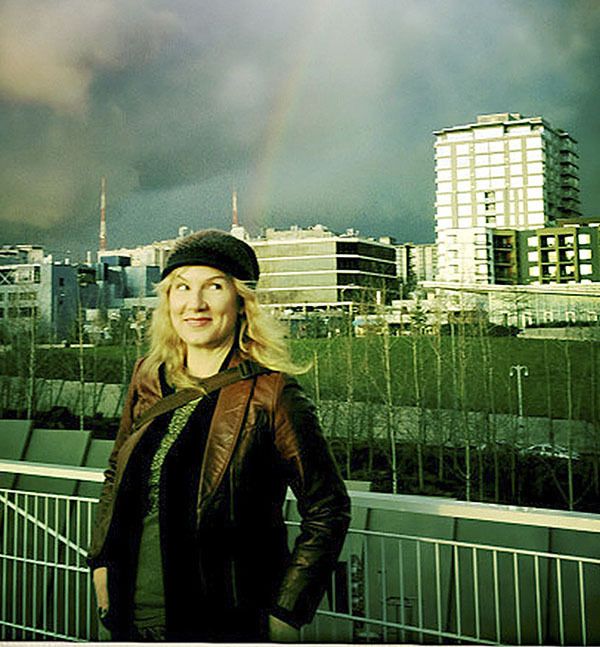 Seattle performance artist joined by local talent | Vashon-Maury Island ...