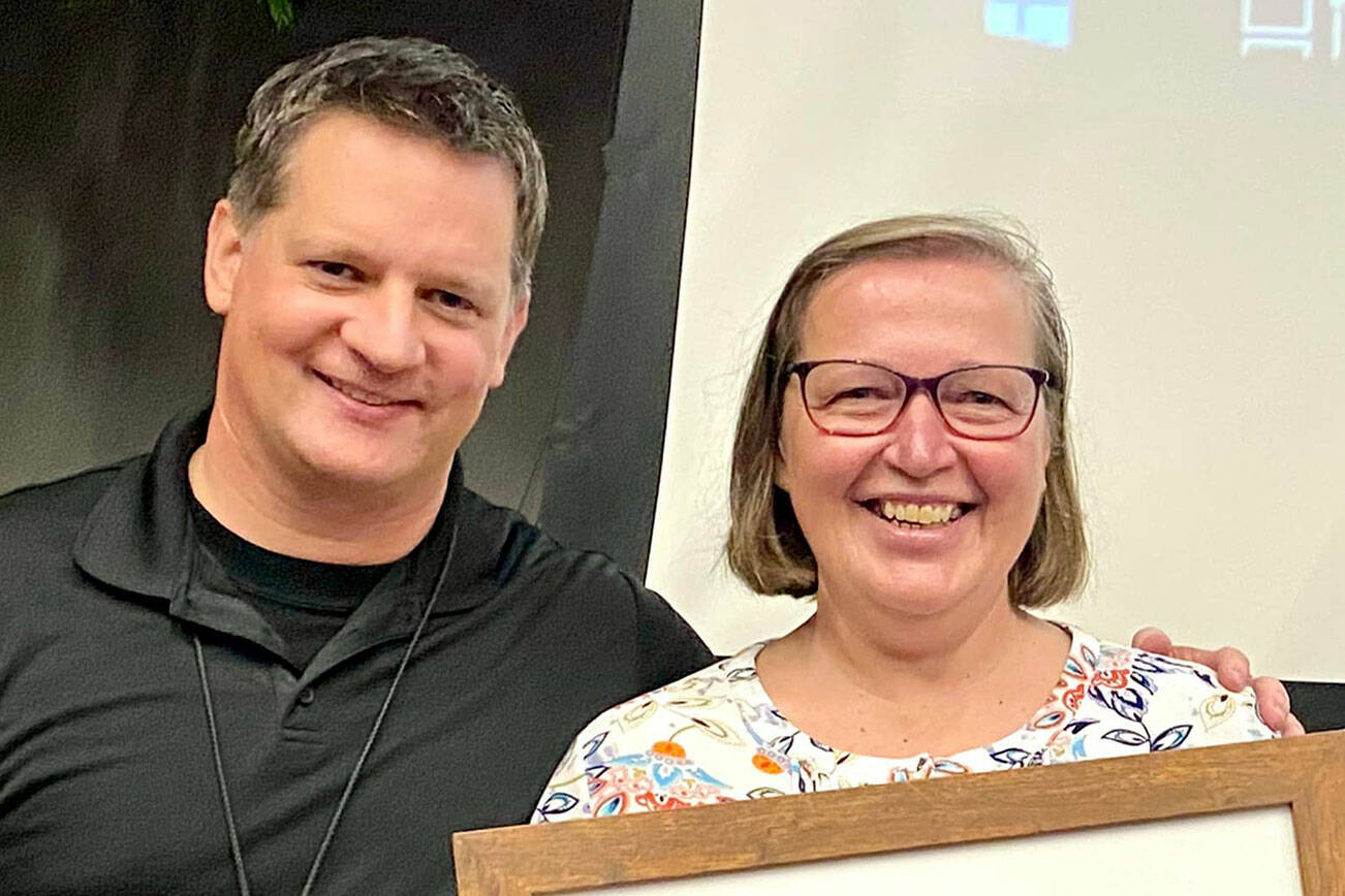 Lisa Miller, high school math teacher, is honored with award | Vashon ...