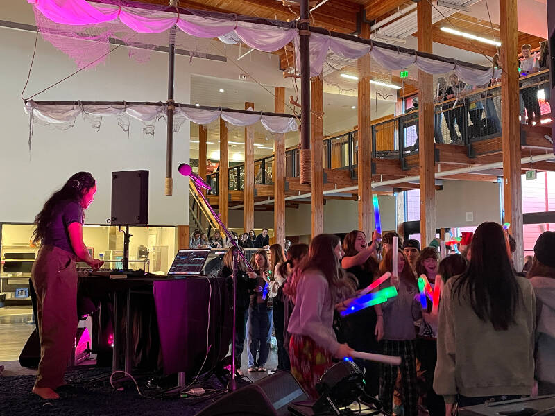 A surprise show sends students off to break in style | Vashon-Maury ...