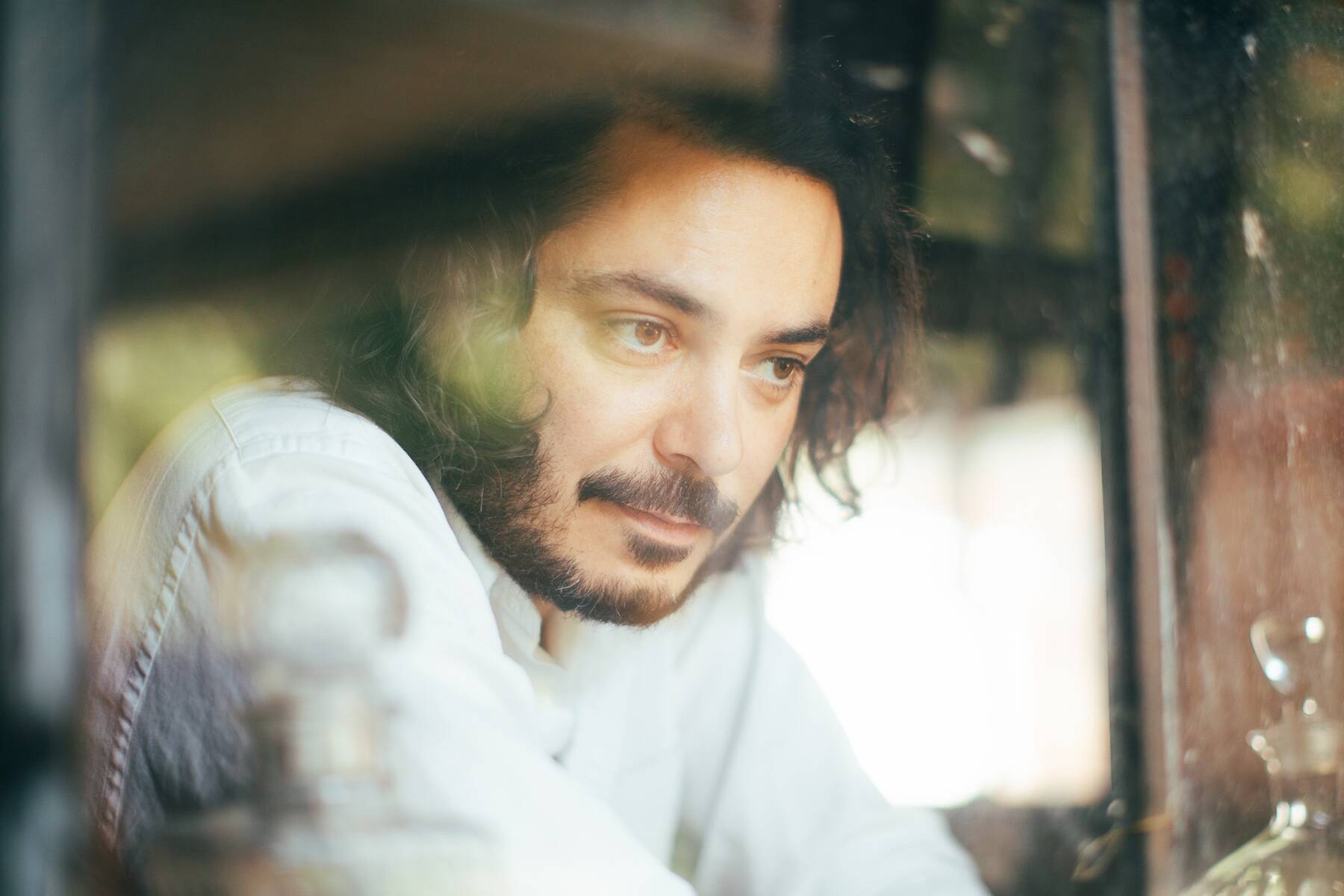 Interview: Singer/songwriter Max Gomez is headed to Vashon | Vashon ...