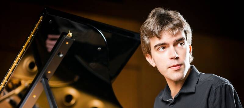 Albert Cano Smit shares his love for Spanish compositions | Vashon ...