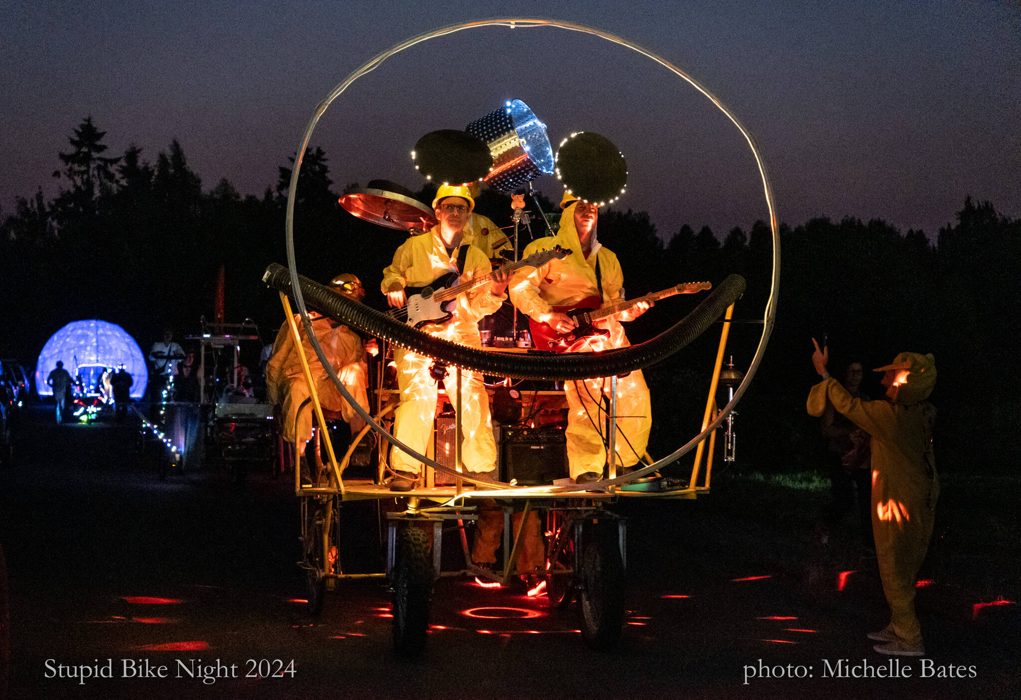 Photos: Stupid bikes brighten the night | Vashon-Maury Island Beachcomber