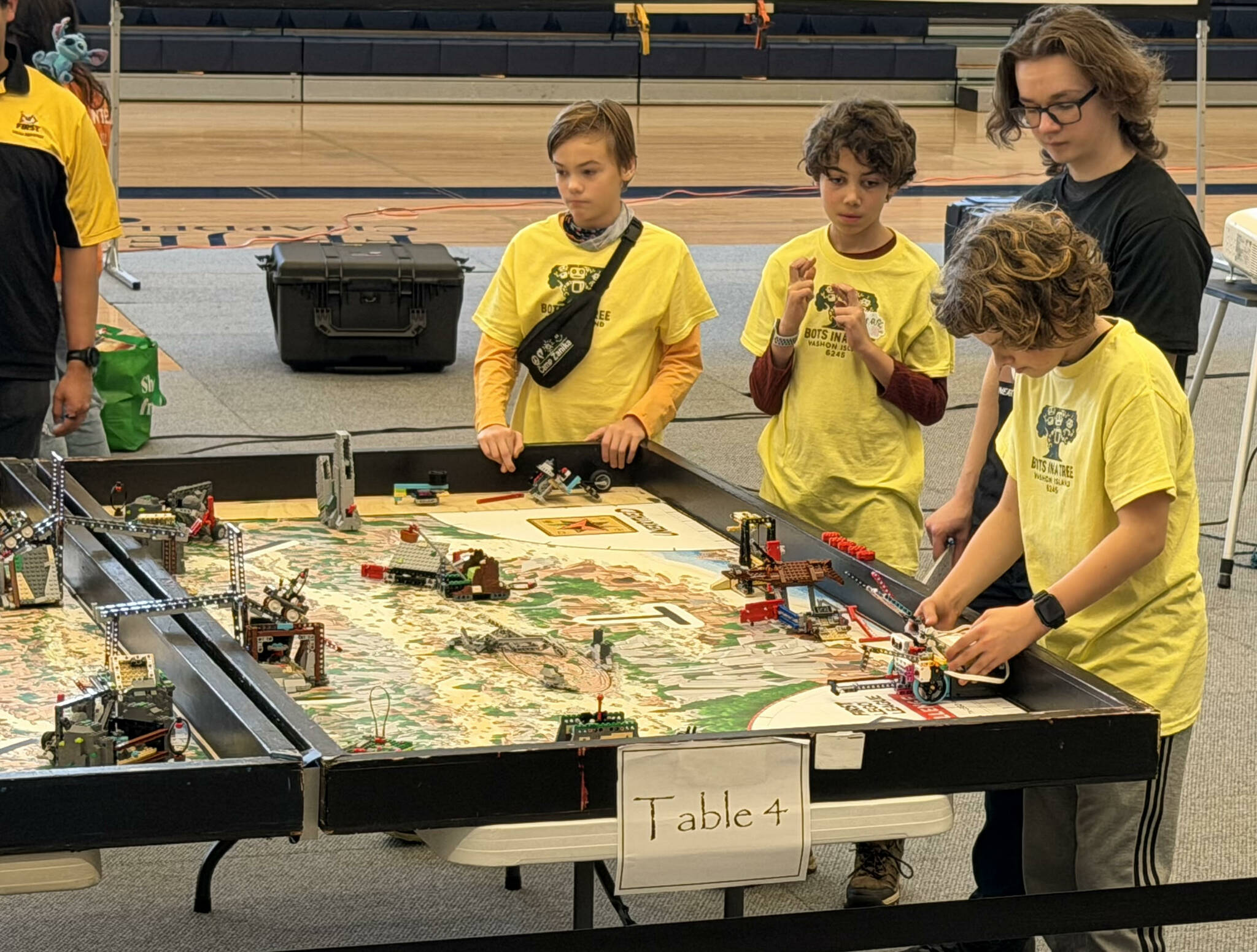 McMurray robotics team sweeps regional competition | Vashon-Maury ...