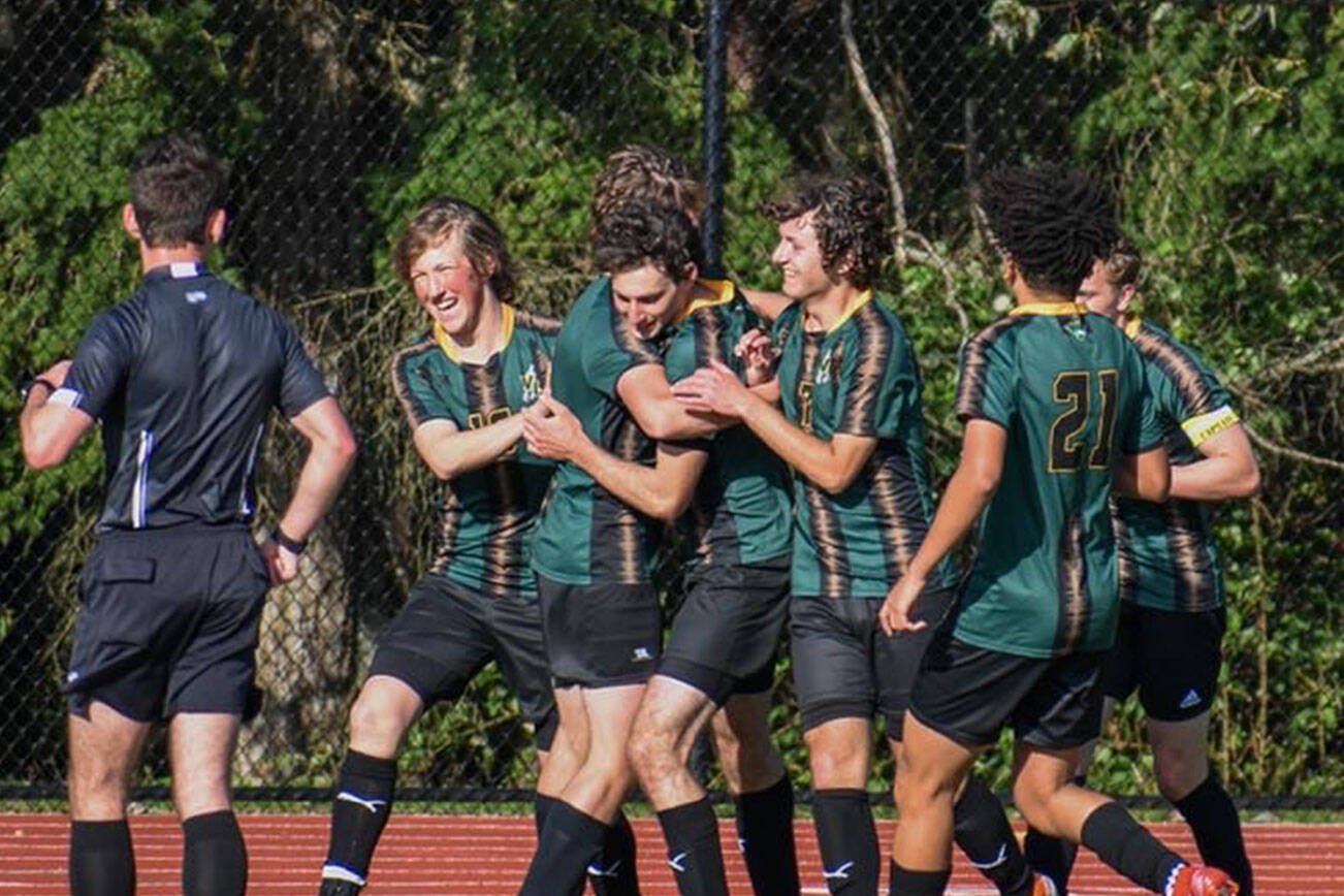Vashon soccer players end a season to be proud of | Vashon-Maury Island ...