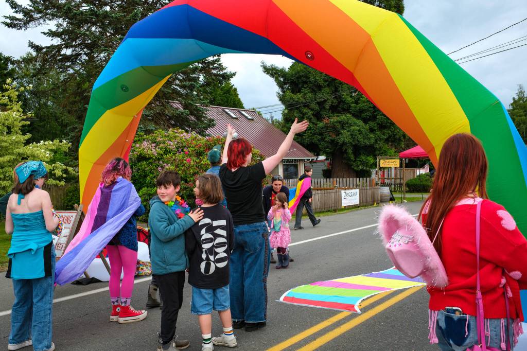 Pride Street Dance fills Vashon Highway with color | Vashon-Maury ...